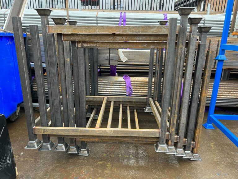 Heavy Duty Stackable Steel Stillage 1220mm Ext wide, 920mm Ext long ...