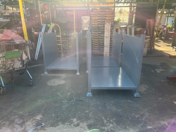 Internally Lined with Sheet Metal Stillage - Quickfit Metal Pallets and ...