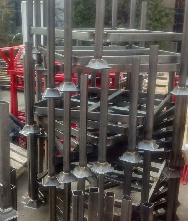 16 Heavy Duty, Stackable Steel Stillages 947mm x 947mm x 650mm high ...