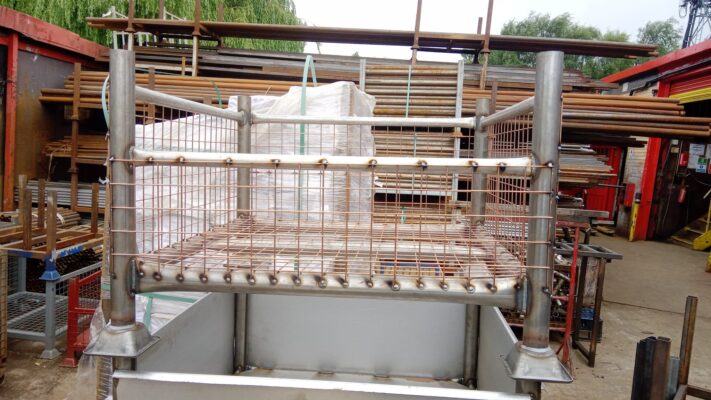 Heavy Duty 2" Round Stackable Half front Cage - Quickfit Metal Pallets ...