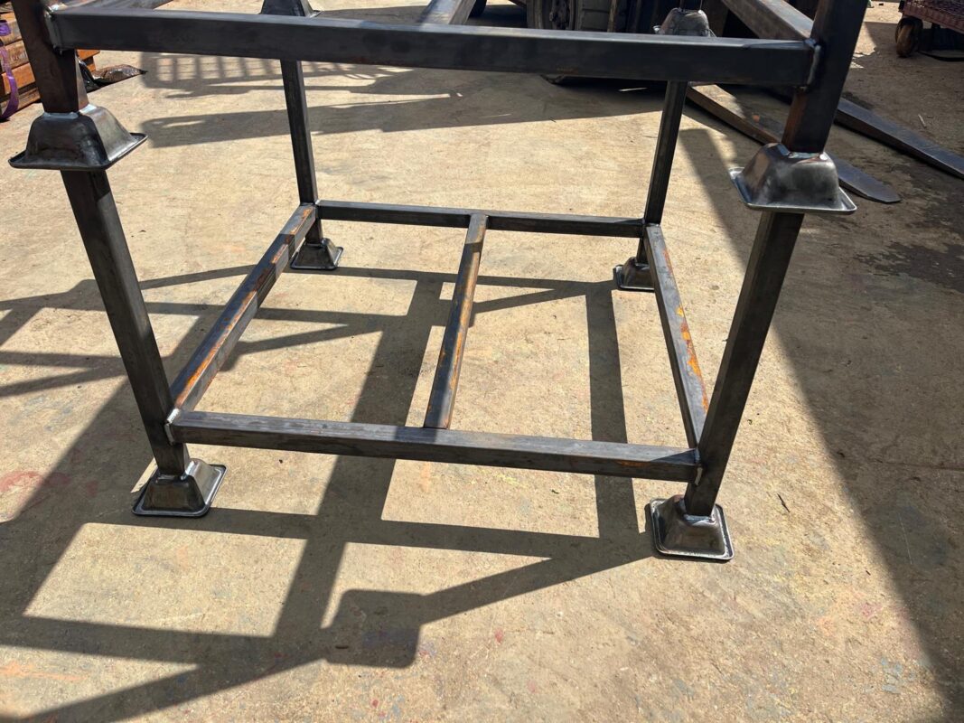 Heavy Duty Stackable Steel Stillage 930mm wide, 930mm long, 650mm high ...